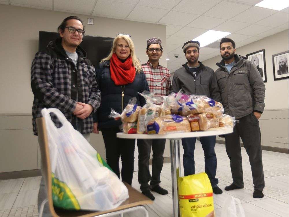 Canada: Holiday food drive brings together Indigenous, Muslim ...