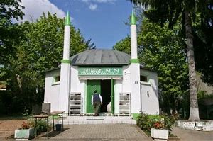 Ahmadiyya mosques in Germany – How it all started – The Muslim Times